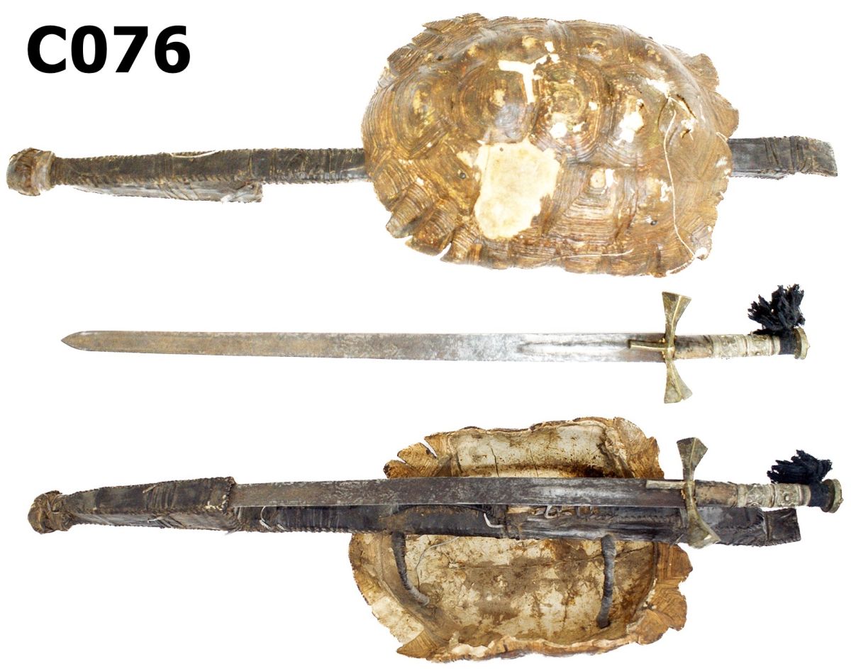 Auc82-Unsold-C076-1800 Sudan Hadendoa Warriors Kaskara Sword & Tortoise ...